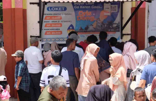 GoNews - Kebun Binatang Bukittinggi Sumbar Dipadati Pengunjung Selama Libur Lebaran